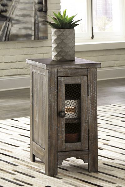 Danell Ridge Rustic Chairside End Table | Sleep N' Comfort
