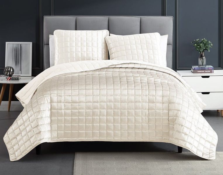 Hallmart Collectibles Luxe 3-Piece Full/Queen Dove White Velvet ...