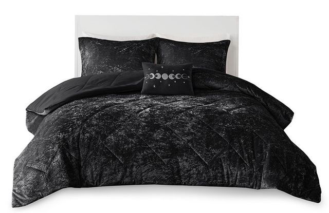 Olliix by Intelligent Design Felicia Black Full/Queen Velvet Comforter ...