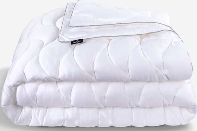 BEDGEAR® White Performance® King/California King Ultra Weight Comforter ...